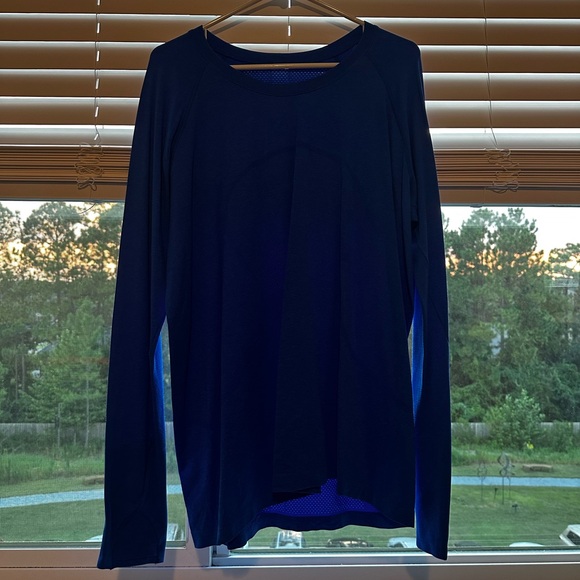 lululemon athletica | Tops | Lululemon Athletica Swiftly Tech Deep Blue ...